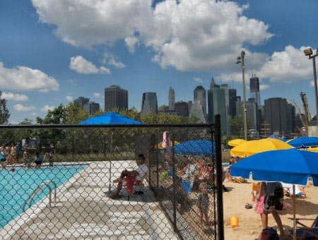 Pool in Brooklyn Bridge Park New York - NewYork.com.au